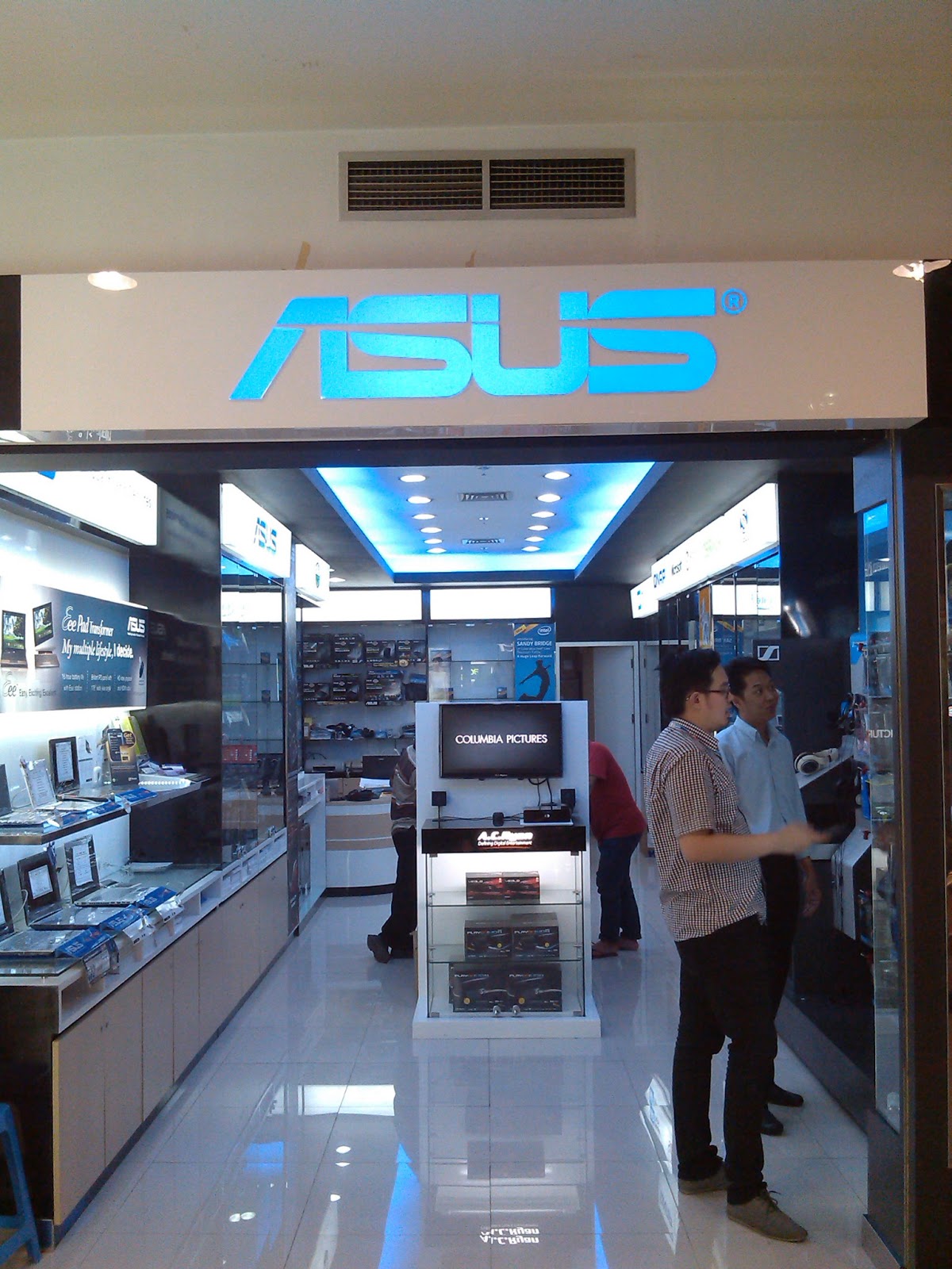 ferdylionel: Pusat Komputer, Gadget dan Aksesoris di Jantung Jakarta